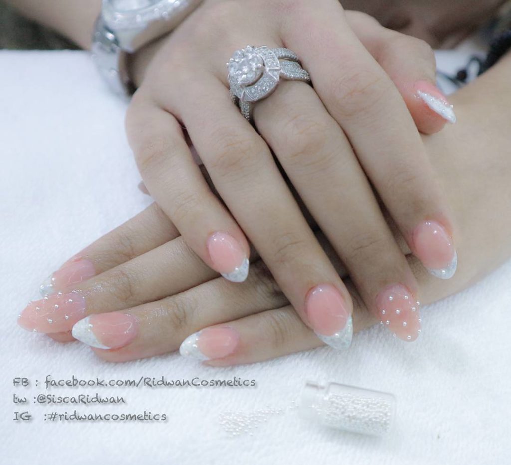 45 Awesome French Manicure Designs To Try And Remain In Style