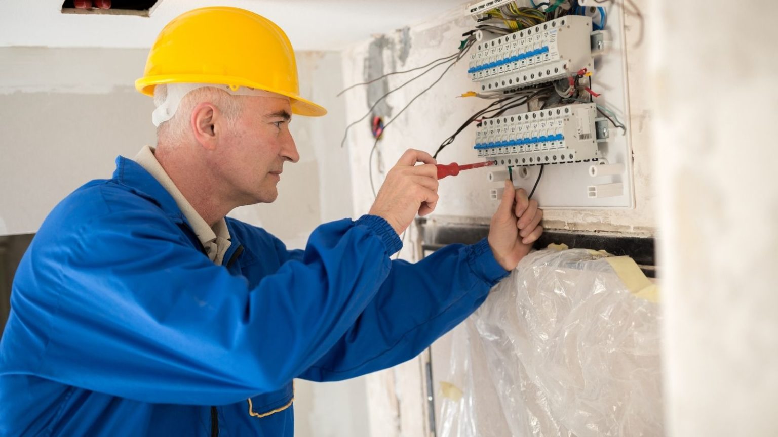 4 Critical Skills Every Electrician Must Possess 4 Critical Skills Every Electrician Must Possess