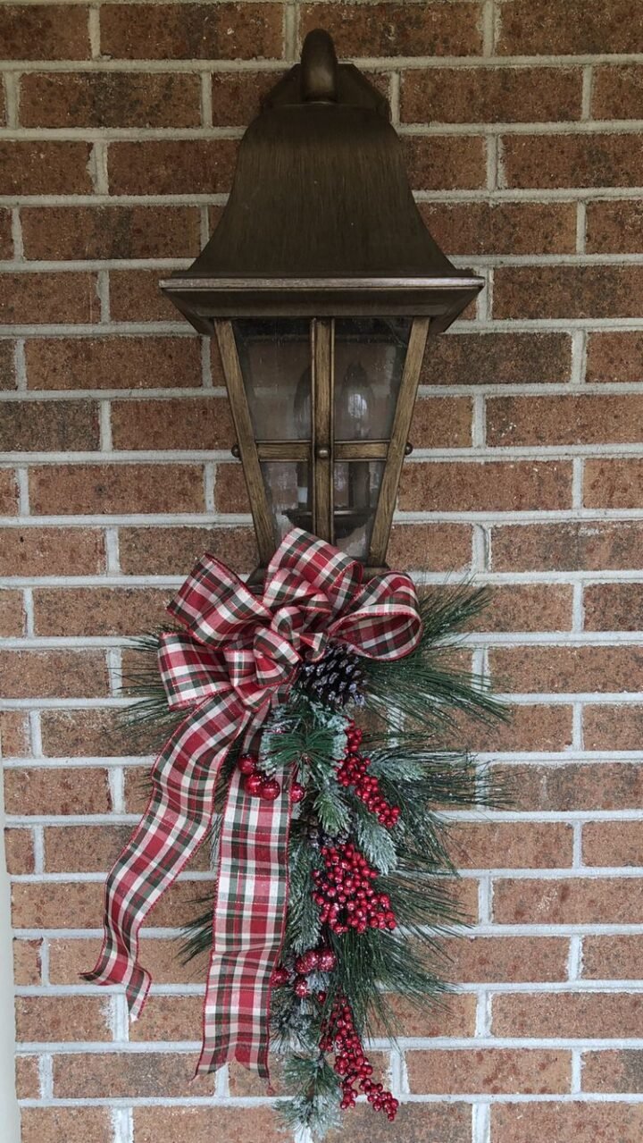 30 Creative Christmas Porch Decor Ideas For 2024