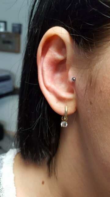 40 Trendy Tragus Piercing Ideas That Ooze Confidence - Gravetics