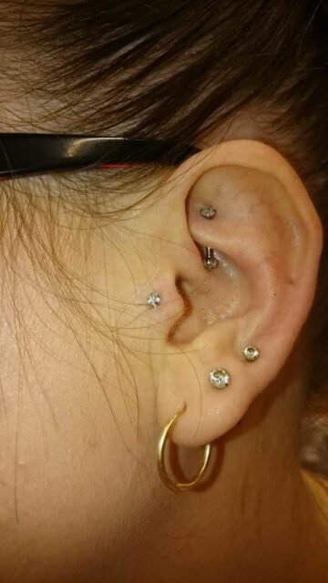 40 Trendy Tragus Piercing Ideas That Ooze Confidence - Gravetics