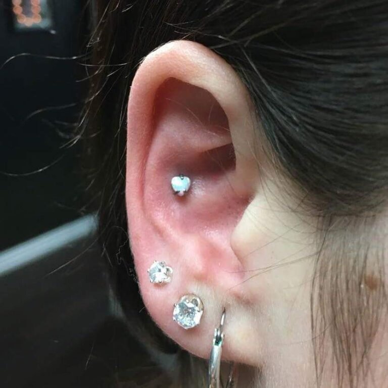 40 Conch Piercing Ideas That Would Blow Your Mind