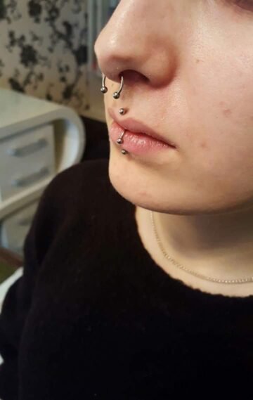 40 Philtrum Piercing (Medusa Piercing) Ideas For The Stylish You ...