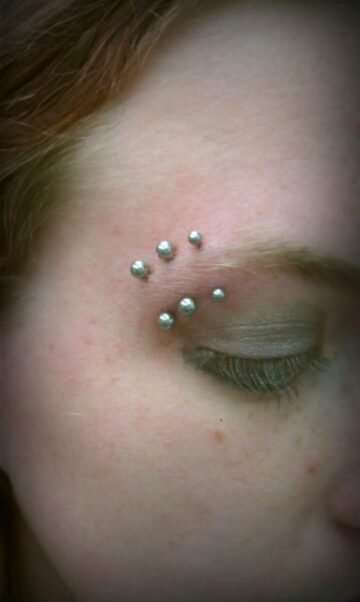 25 Eyebrow Piercings For Women To Sport An Ultra-Stylish Look - Gravetics