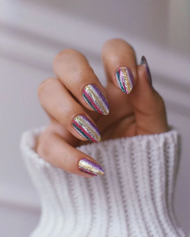 25 Funky Winter Nail Designs To Try This Season
