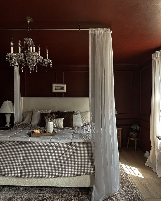 15 Dark Feminine Bedroom Ideas For A Bold And Elegant Space