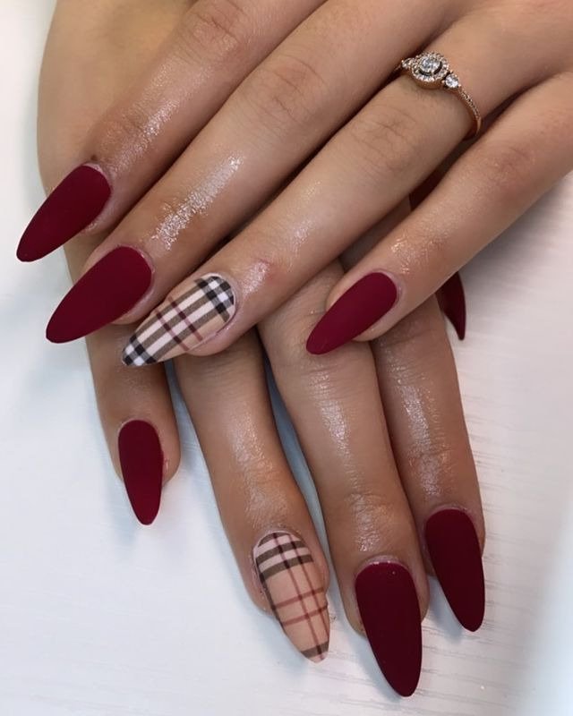 25 Funky Winter Manicure Designs You’ll Want To Try